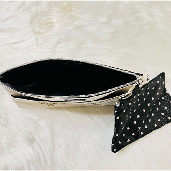 Disney | Accessories | Disney Mickey Mouse Travel Makeup Bag With ...